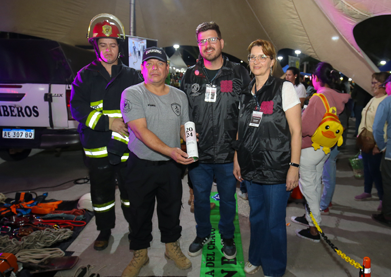 Interacción y aprendizaje con los Bomberos de J.J. Castelli en la ...