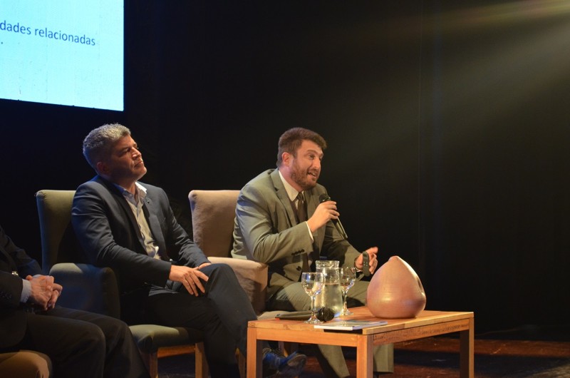 Herlein expuso en el “Seminario sobre la protección de meteoritos y ...