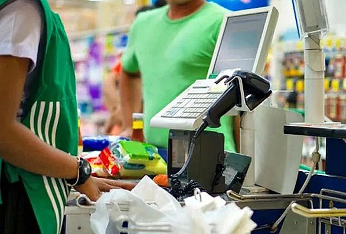 Cuánto cobra un cajero de supermercado con el nuevo aumento ...